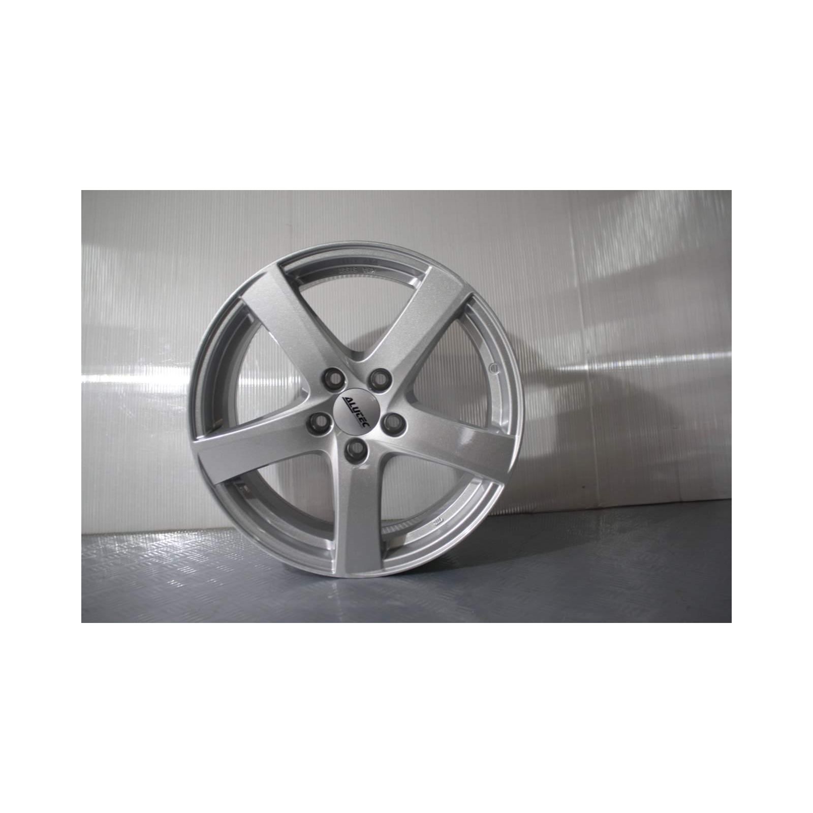 Alufelge Alutec Freeze polar-silber 7x17 ET40 5x112 ML57.1 Audi Seat V ...